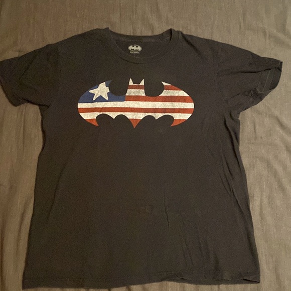 Batman | Shirts | Batman American Flag Emblem On Black Tee Shirt | Poshmark